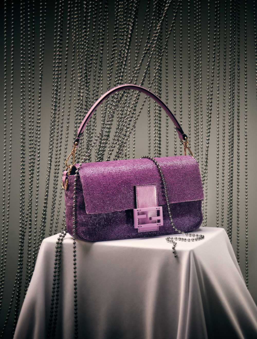 Divine Novelties: Unique Handbags that Add Character to Your Outfit - S ...