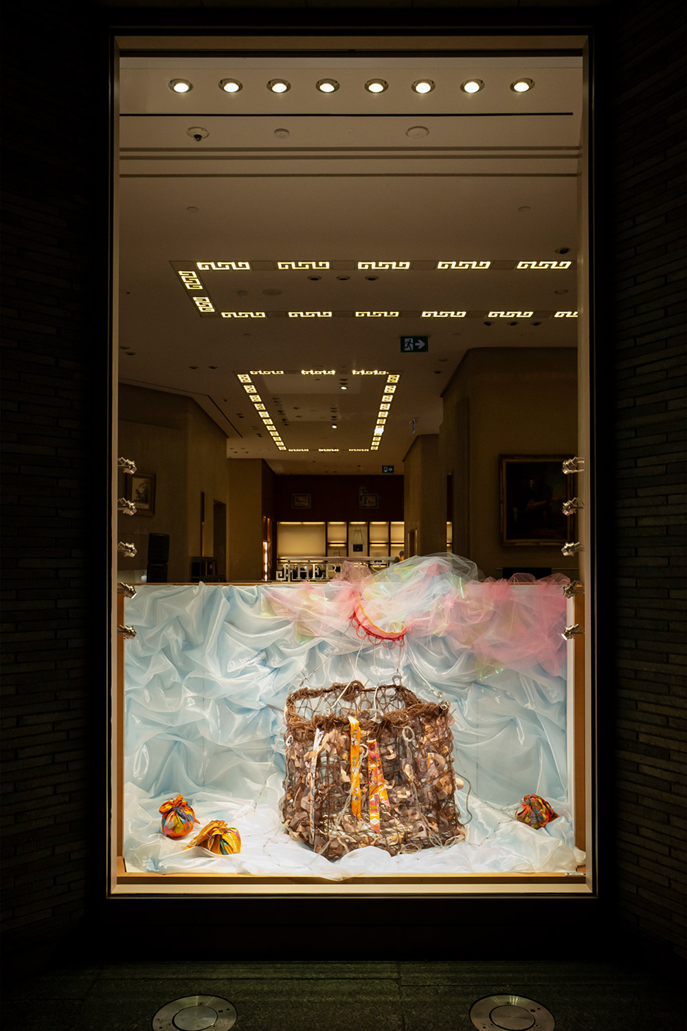 Hermès Unveils Holiday Window Displays by Artist Jannick Deslauriers ...