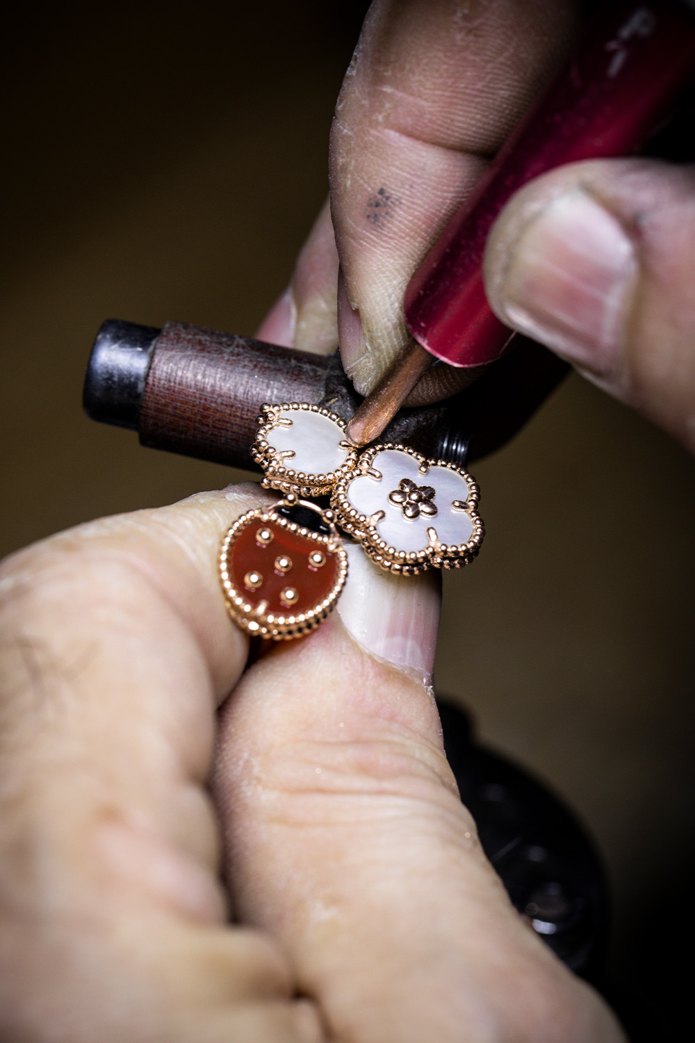 Welcome Spring with the Van Cleef & Arpels Lucky Spring Collection - S ...