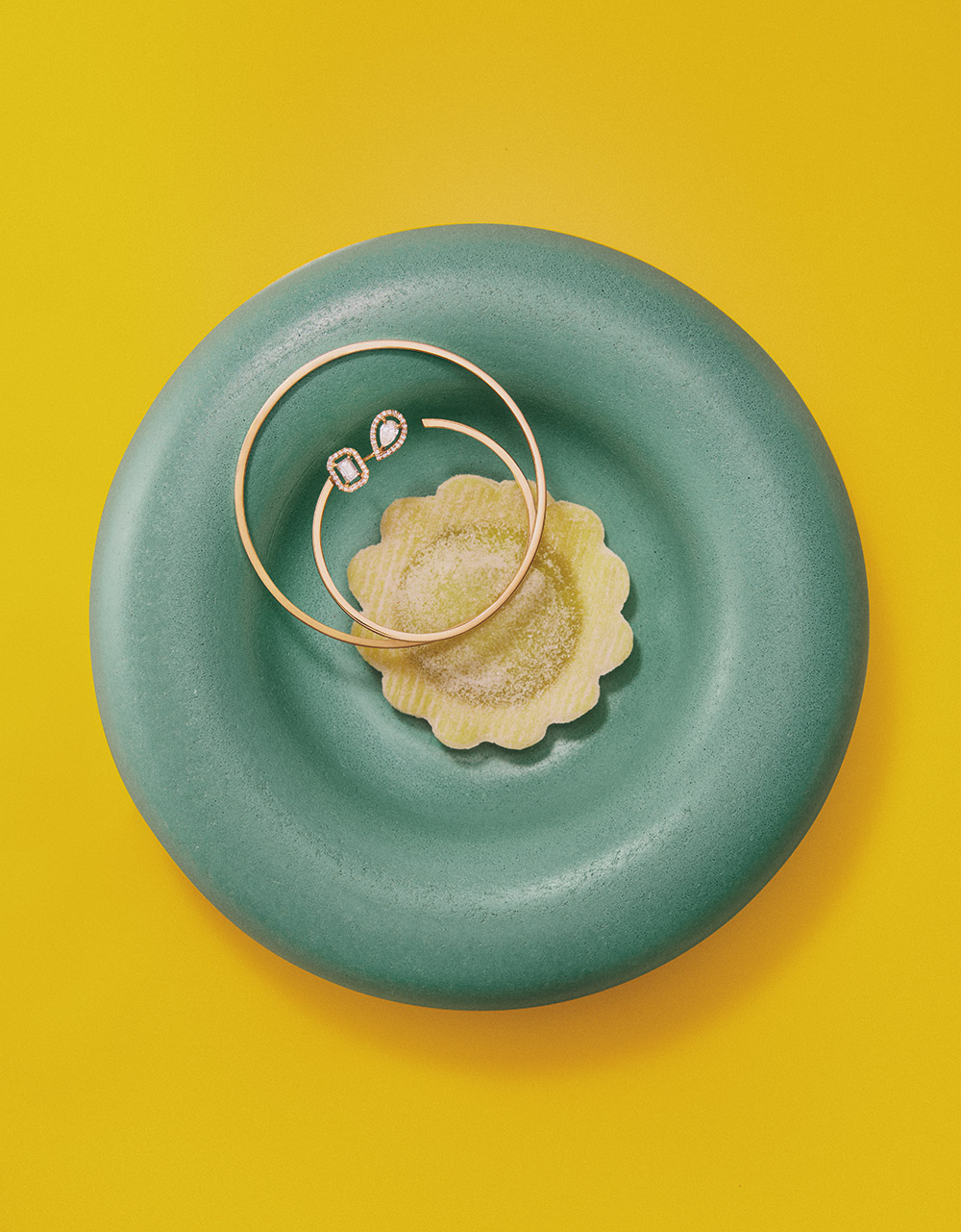 Let It Shine: Uncover the Season’s Most Eye-Catching Statement ...