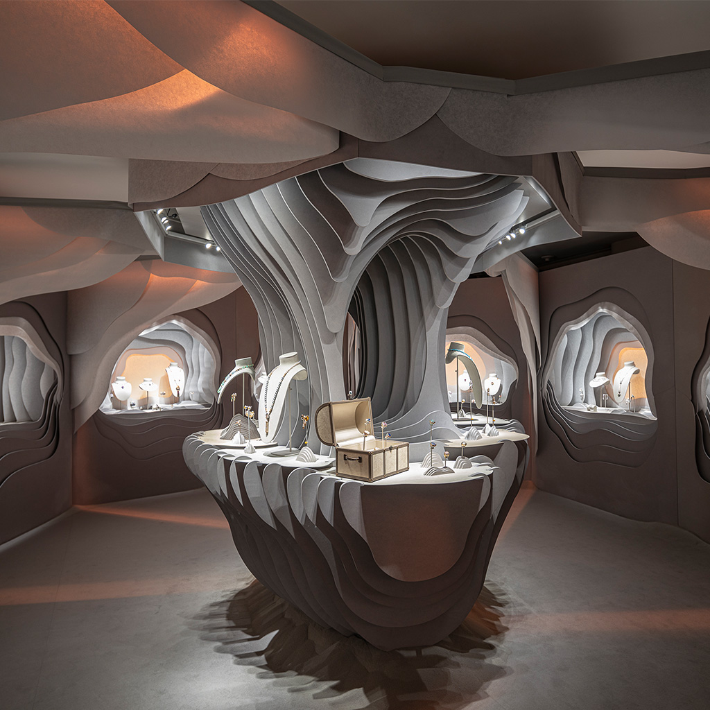 Explore The Adventures of Treasure Island by Van Cleef & Arpels - S ...